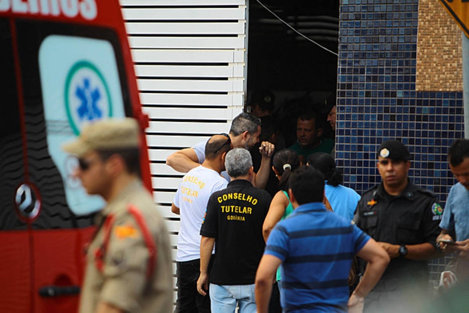 Com Arma Da Mãe Pm Aluno De 14 Anos Mata 2 E Fere 4 Em Escola De