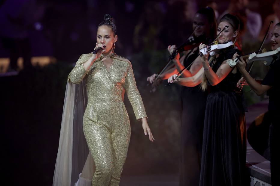 Novo disco de Alicia Keys mostra a cantora resistindo contra a ... Novo disco de Alicia Keys mostra a cantora resistindo contra a ...