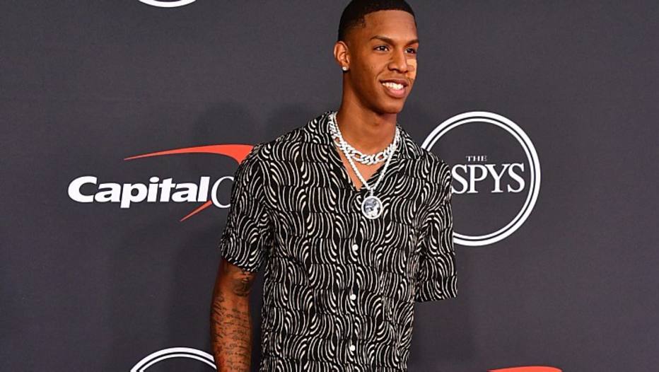 Conheça Hansel Emmanuel, que tem um braço e vai jogar no basquete ...