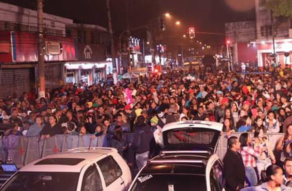 Baile funk vira ‘fluxo’ na rua, movimenta economia periférica e toca ...