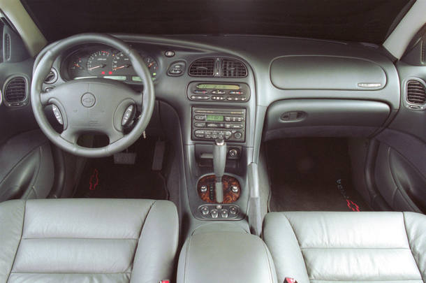 Teste das antigas: Chevrolet Omega V6 - Jornal do Carro - Estadão