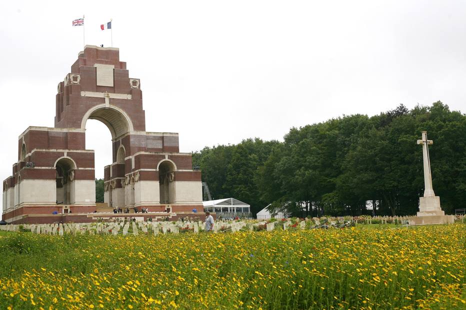 Europa celebra 100 anos da Batalha de Somme - Internacional - Estadão