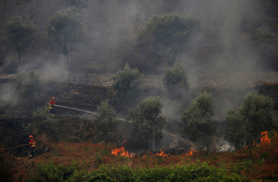 Autoridades afirmam que 95% do incêndio em Portugal já foi controlado ... Autoridades afirmam que 95% do incêndio em Portugal já foi controlado ...
