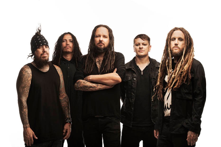 Korn volta ao Brasil com baixista de 12 anos, metade da idade do grupo ...